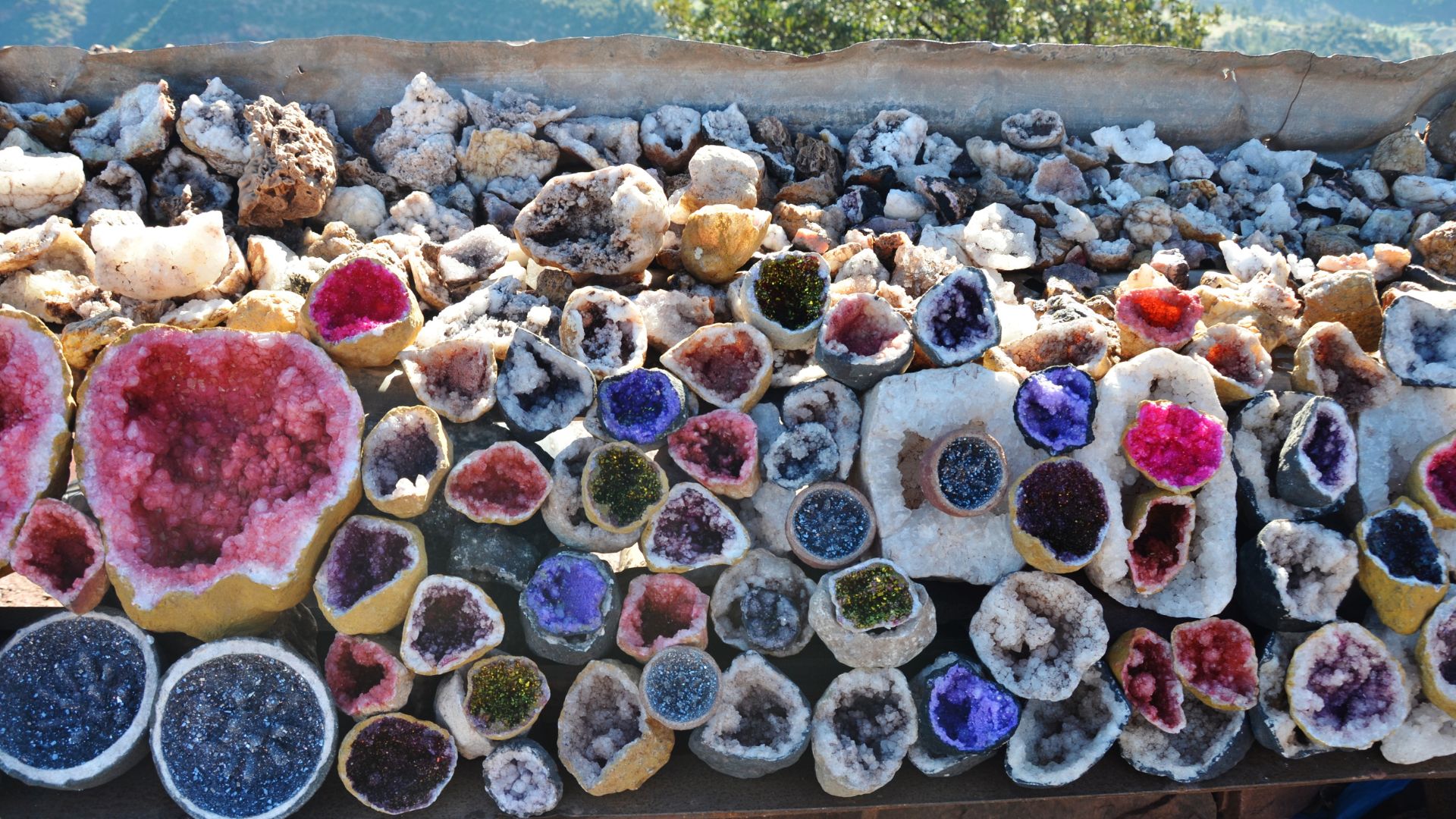 Descobrindo a beleza das pedras preciosas: Um estudo sobre seus nomes e ...